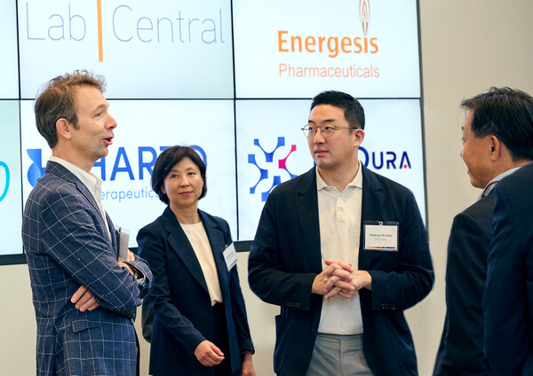 LG Chairman Koo Kwang-mo Visits North America to Review Strategies in ...