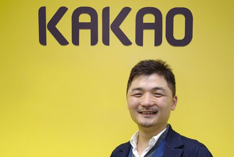 Former Kakao Chairman Kim Beom-soo Appears at FSS Amid Stock ...