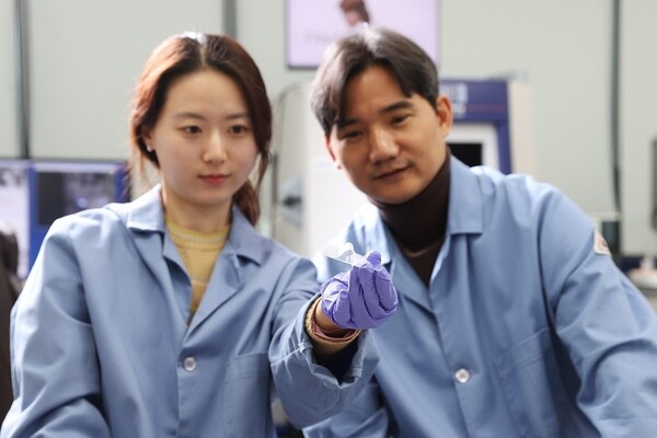 KAIST Develops New Material for ‘Bone Bandage’ that Adheres to ...